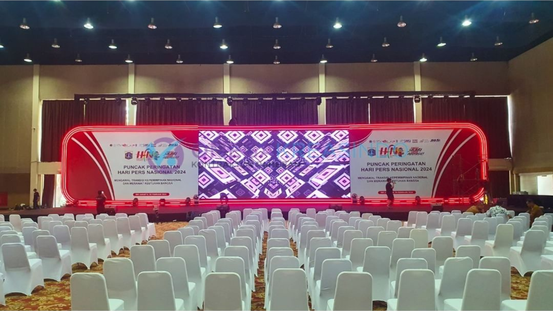 Backdrop Tradisional vs LED Screen Untuk Event